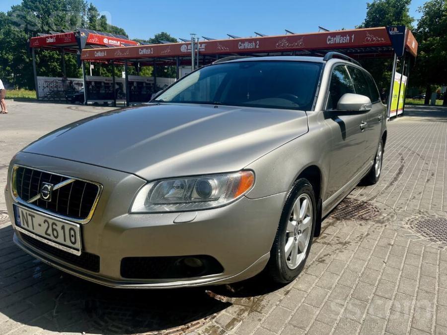 Grey Volvo V70 2007 in Jelgava, with an engine capacity of 2.40 L and mileage of 291 thousand km for 3700 €, photo 7 on AUTOMOTO.COM.LV