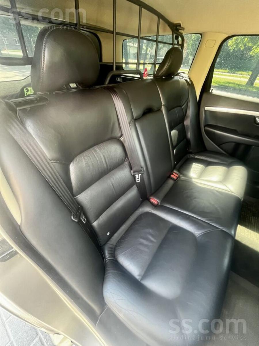 Grey Volvo V70 2007 in Jelgava, with an engine capacity of 2.40 L and mileage of 291 thousand km for 3700 €, photo 8 on AUTOMOTO.COM.LV