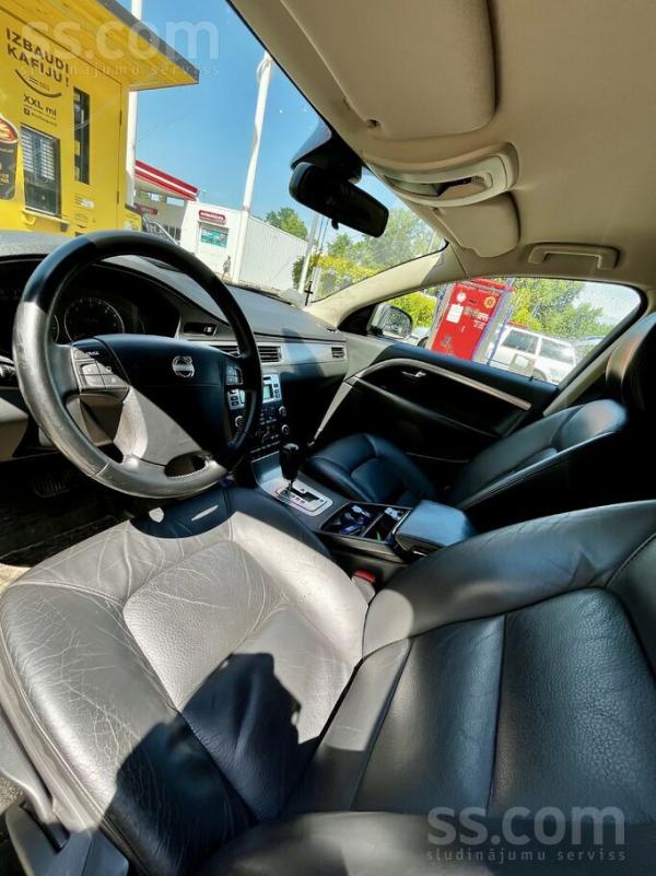 Grey Volvo V70 2007 in Jelgava, with an engine capacity of 2.40 L and mileage of 291 thousand km for 3700 €, photo 9 on AUTOMOTO.COM.LV