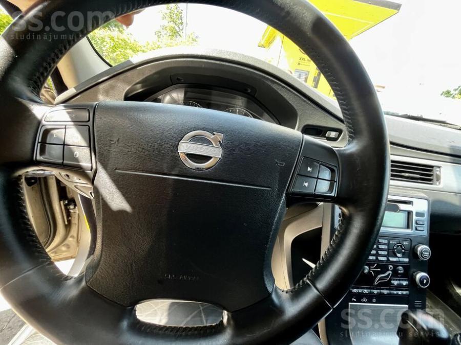Grey Volvo V70 2007 in Jelgava, with an engine capacity of 2.40 L and mileage of 291 thousand km for 3700 €, photo 12 on AUTOMOTO.COM.LV