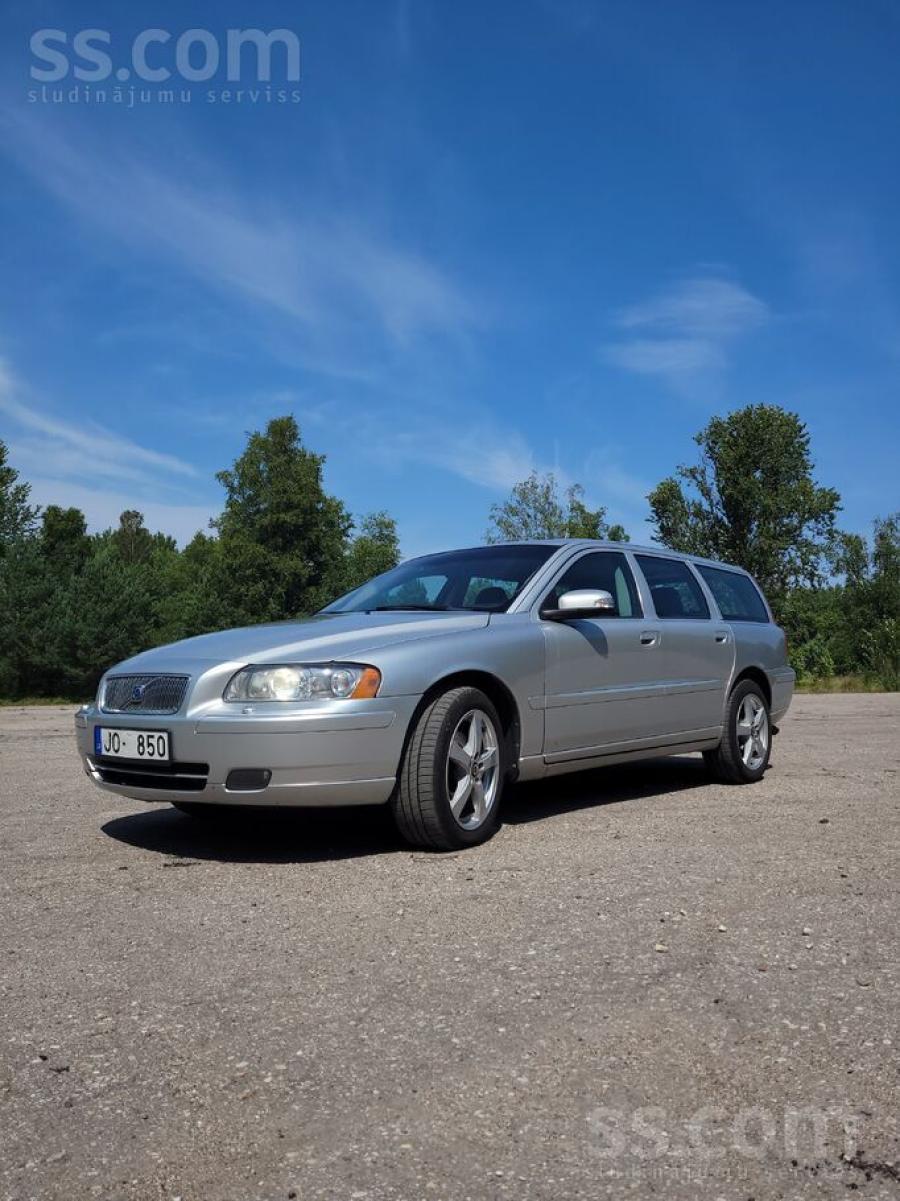 Pelēks Volvo V70 2007 Tukums, ar dzinēja tilpumu 2.40 L un nobraukumu 595 tūkst. km par 2800 €, foto 1 vietnē AUTOMOTO.COM.LV