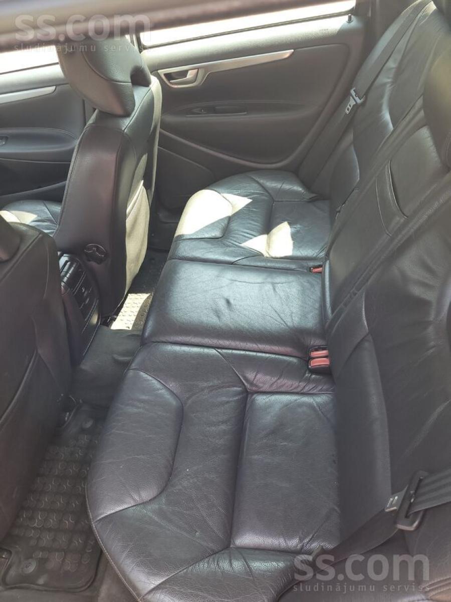 Pelēks Volvo V70 2007 Tukums, ar dzinēja tilpumu 2.40 L un nobraukumu 595 tūkst. km par 2800 €, foto 6 vietnē AUTOMOTO.COM.LV