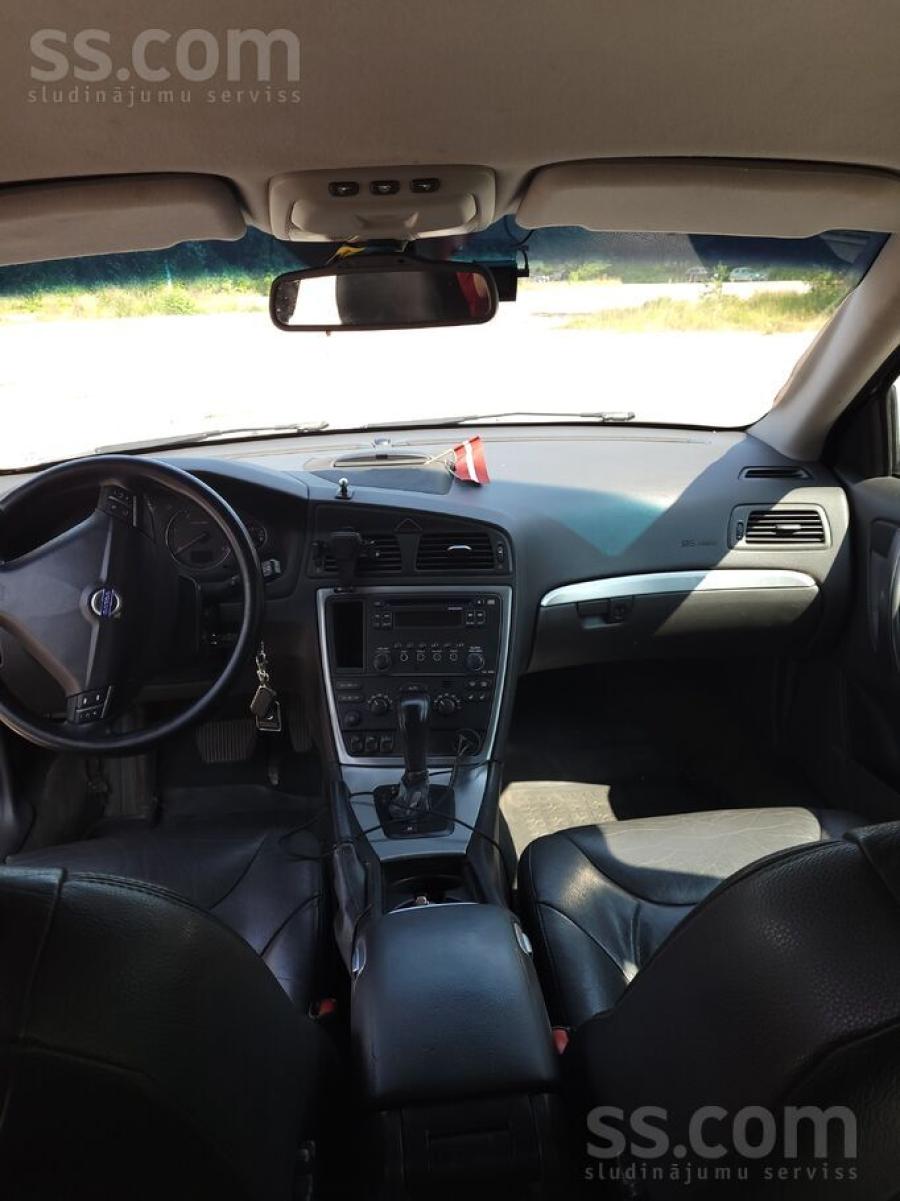 Pelēks Volvo V70 2007 Tukums, ar dzinēja tilpumu 2.40 L un nobraukumu 595 tūkst. km par 2800 €, foto 8 vietnē AUTOMOTO.COM.LV