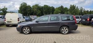 Grey Volvo V70 2007 in Valmiera, with an engine capacity of 2.40 L and mileage of 471 thousand km for 1600 €, photo 6 on AUTOMOTO.COM.LV