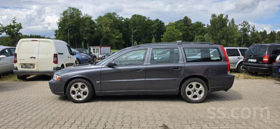 Grey Volvo V70 2007 in Valmiera, with an engine capacity of 2.40 L and mileage of 471 thousand km for 1600 €, photo 6 on AUTOMOTO.COM.LV