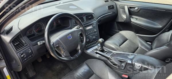Pelēks Volvo V70 2007 Valmiera, ar dzinēja tilpumu 2.40 L un nobraukumu 471 tūkst. km par 1600 €, foto 8 vietnē AUTOMOTO.COM.LV