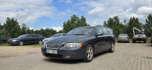 Pelēks Volvo V70 2007 Valmiera, ar dzinēja tilpumu 2.40 L un nobraukumu 471 tūkst. km par 1600 €, foto 6 vietnē AUTOMOTO.COM.LV