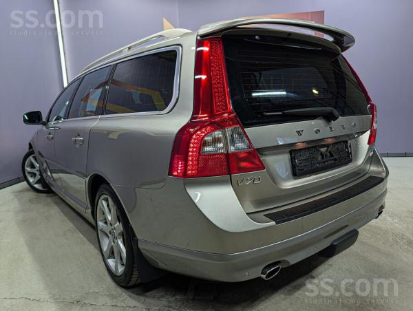 Grey Volvo V70 2007 in Jurmala, with an engine capacity of 3.00 L and mileage of 0 thousand km for 6950 €, photo 8 on AUTOMOTO.COM.LV