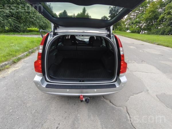Pelēks Volvo V70 2007 Rīga, ar dzinēja tilpumu 2.40 L un nobraukumu 412 tūkst. km par 2755 €, foto 5 vietnē AUTOMOTO.COM.LV