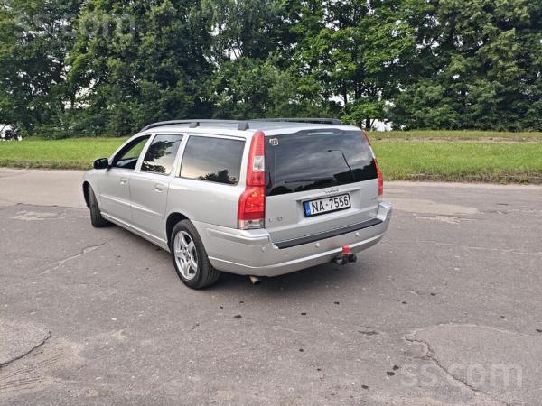 Pelēks Volvo V70 2007 Rīga, ar dzinēja tilpumu 2.40 L un nobraukumu 412 tūkst. km par 2755 €, foto 8 vietnē AUTOMOTO.COM.LV