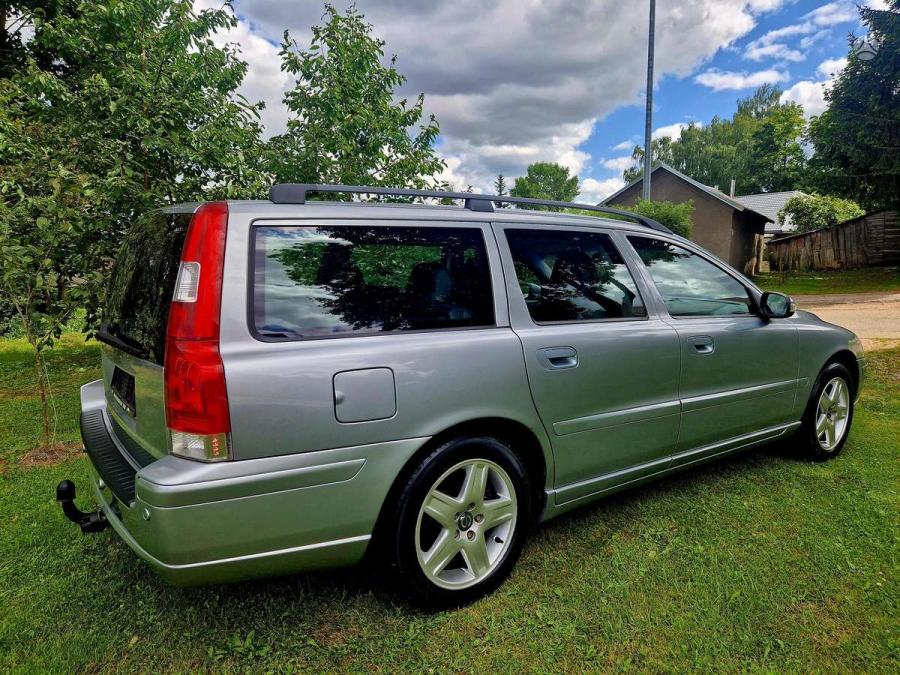 Pelēks Volvo V70 2007 Kauņa, ar dzinēja tilpumu 2.40 L un nobraukumu 320 tūkst. km par 2650 €, foto 5 vietnē AUTOMOTO.COM.LV