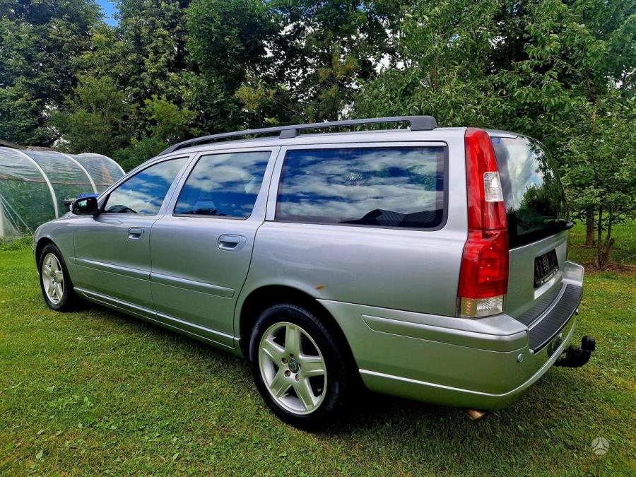 Pelēks Volvo V70 2007 Kauņa, ar dzinēja tilpumu 2.40 L un nobraukumu 320 tūkst. km par 2650 €, foto 12 vietnē AUTOMOTO.COM.LV