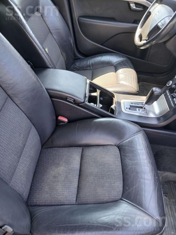Pelēks Volvo V70 2007 Rīga, ar dzinēja tilpumu 2.40 L un nobraukumu 387 tūkst. km par 2800 €, foto 7 vietnē AUTOMOTO.COM.LV