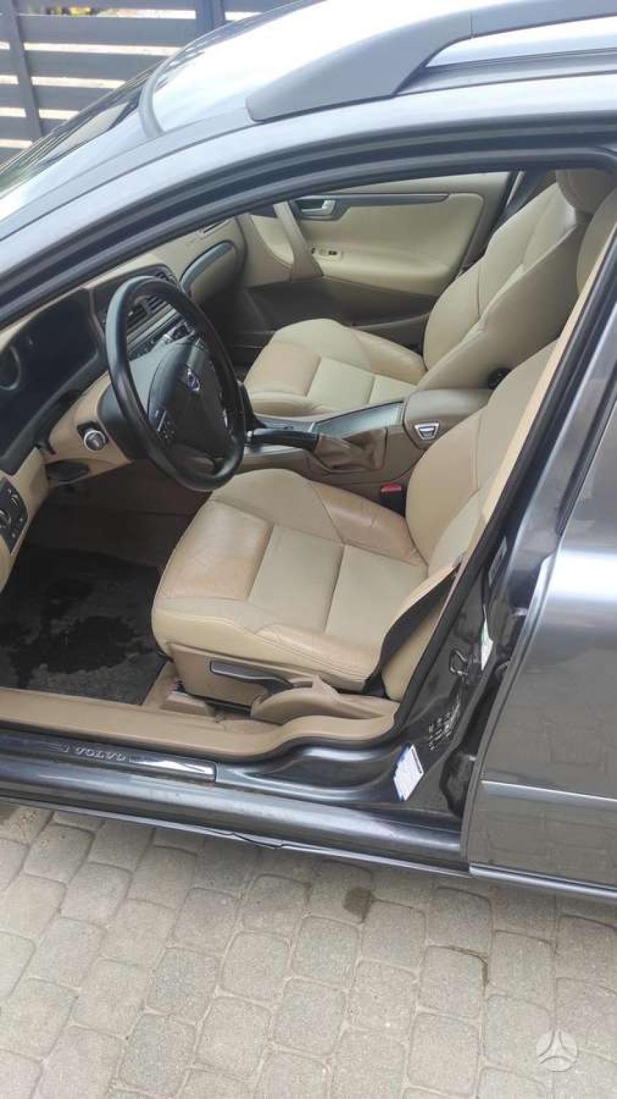 Pelēks Volvo V70 2007 Kretinga, ar dzinēja tilpumu 2.40 L un nobraukumu 359 tūkst. km par 1900 €, foto 6 vietnē AUTOMOTO.COM.LV