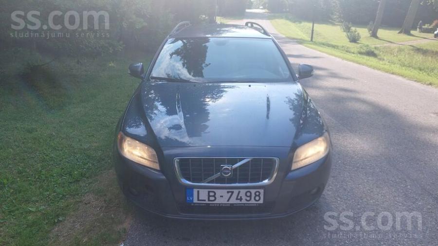 Grey Volvo V70 2007 in Aluksne, with an engine capacity of 2.40 L and mileage of 0 thousand km for 2400 €, photo 1 on AUTOMOTO.COM.LV