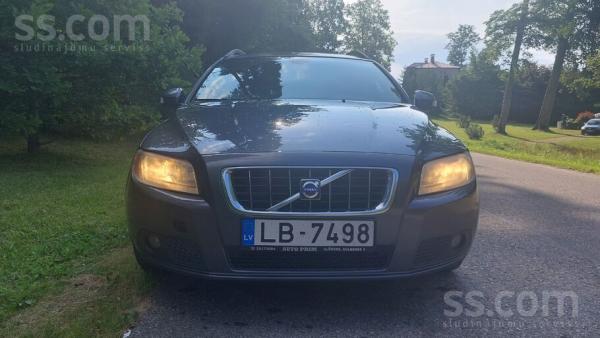 Grey Volvo V70 2007 in Aluksne, with an engine capacity of 2.40 L and mileage of 0 thousand km for 2400 €, photo 4 on AUTOMOTO.COM.LV