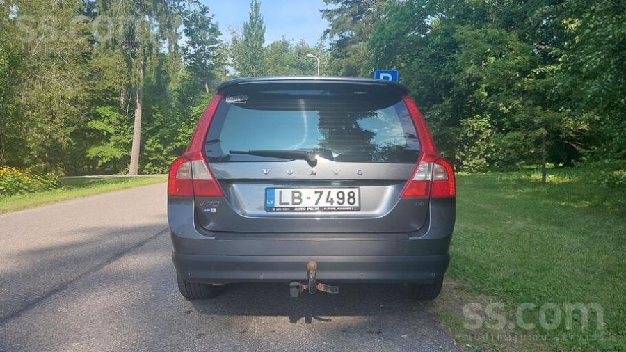 Grey Volvo V70 2007 in Aluksne, with an engine capacity of 2.40 L and mileage of 0 thousand km for 2400 €, photo 8 on AUTOMOTO.COM.LV