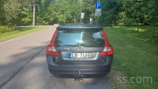 Grey Volvo V70 2007 in Aluksne, with an engine capacity of 2.40 L and mileage of 0 thousand km for 2400 €, photo 8 on AUTOMOTO.COM.LV
