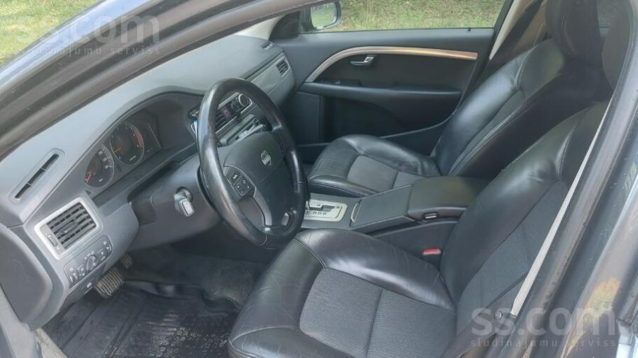Grey Volvo V70 2007 in Aluksne, with an engine capacity of 2.40 L and mileage of 0 thousand km for 2400 €, photo 16 on AUTOMOTO.COM.LV