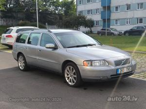 Pelēks Volvo V70 2007 Tallina, ar dzinēja tilpumu 2.40 L un nobraukumu 238 tūkst. km par 2499 €, foto  vietnē AUTOMOTO.COM.LV