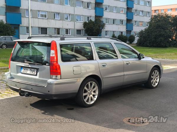 Серый Вольво В70 2007 в Таллин, объемом двигателя 2.40 л и пробегом 238 тыс. км за 2499 €, фото 3 на AUTOMOTO.COM.LV