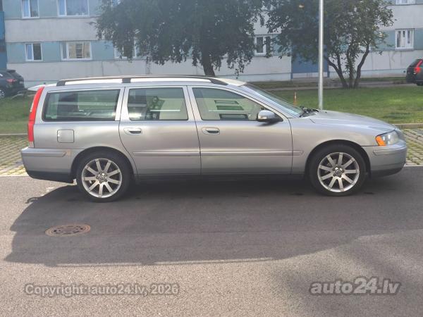 Серый Вольво В70 2007 в Таллин, объемом двигателя 2.40 л и пробегом 238 тыс. км за 2499 €, фото 5 на AUTOMOTO.COM.LV