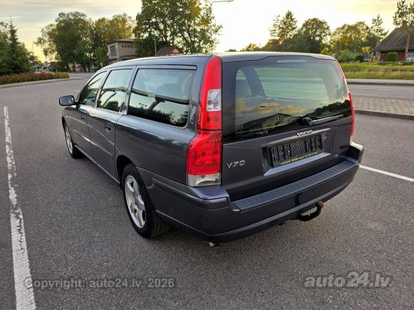 Grey Volvo V70 2007 in Paide, with an engine capacity of 2.40 L and mileage of 427 thousand km for 3499 €, photo 3 on AUTOMOTO.COM.LV