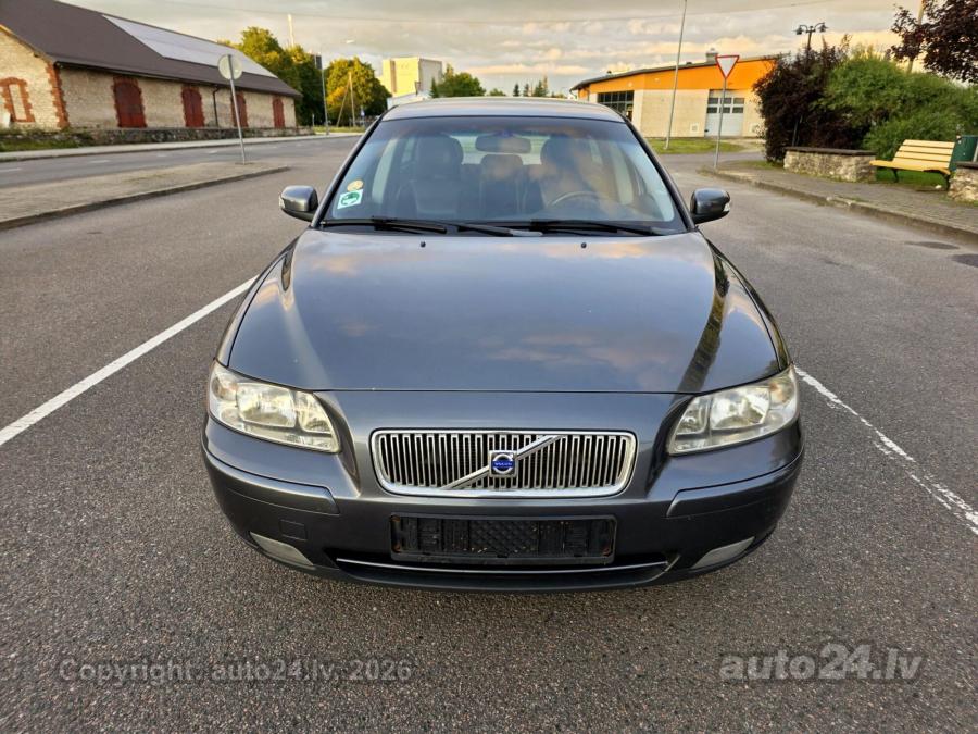 Grey Volvo V70 2007 in Paide, with an engine capacity of 2.40 L and mileage of 427 thousand km for 3499 €, photo 6 on AUTOMOTO.COM.LV