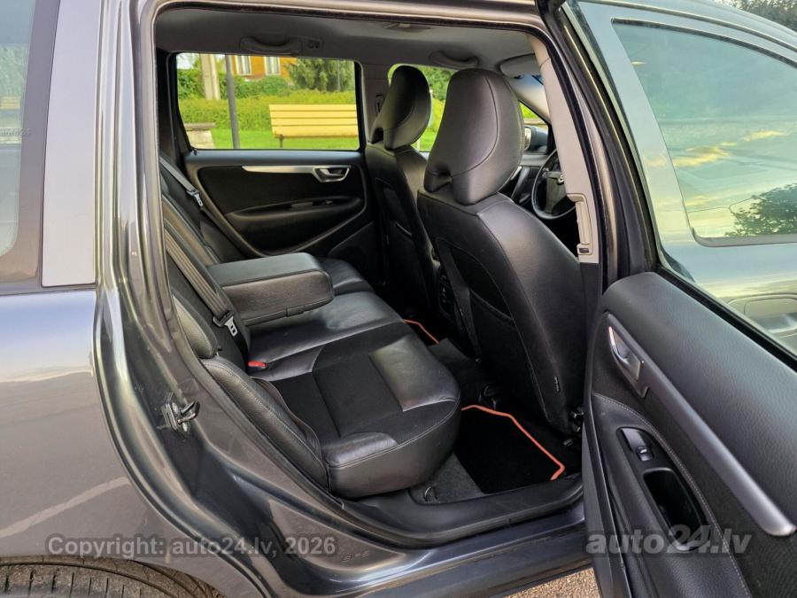 Grey Volvo V70 2007 in Paide, with an engine capacity of 2.40 L and mileage of 427 thousand km for 3499 €, photo 14 on AUTOMOTO.COM.LV