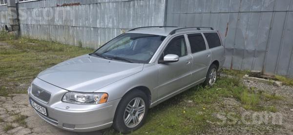 Grey Volvo V70 2007 in Aizkraukle, with an engine capacity of 2.40 L and mileage of 460 thousand km for 1600 €, photo 1 on AUTOMOTO.COM.LV