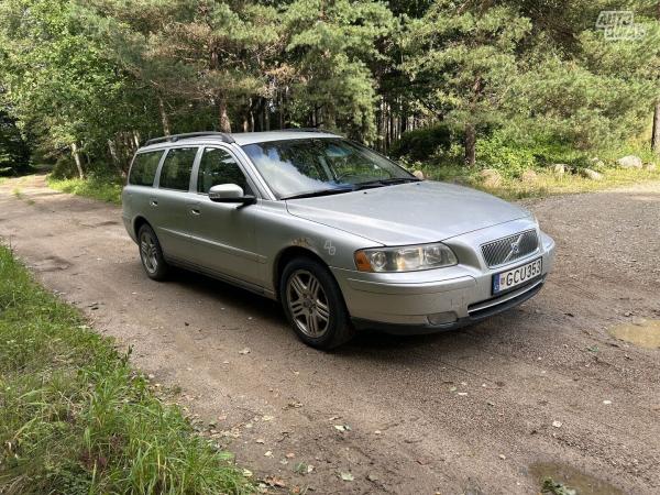 Grey Volvo V70 2007 in Klaipeda, with an engine capacity of 2.40 L and mileage of 361 thousand km for 1250 €, photo 2 on AUTOMOTO.COM.LV