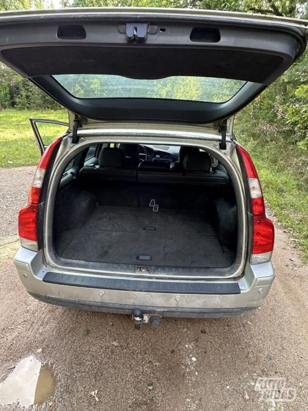 Grey Volvo V70 2007 in Klaipeda, with an engine capacity of 2.40 L and mileage of 361 thousand km for 1250 €, photo 5 on AUTOMOTO.COM.LV