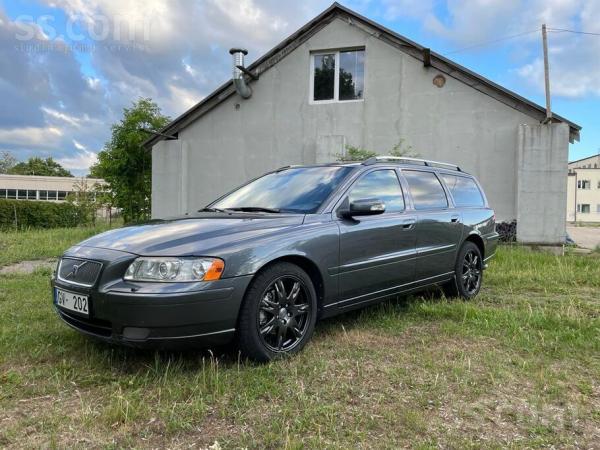 Pelēks Volvo V70 2007 Rīga, ar dzinēja tilpumu 2.40 L un nobraukumu 388 tūkst. km par 3400 €, foto 4 vietnē AUTOMOTO.COM.LV
