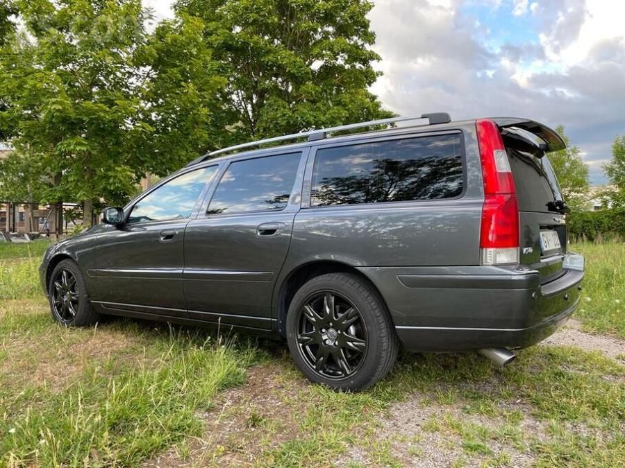 Grey Volvo V70 2007 in Riga, with an engine capacity of 2.40 L and mileage of 388 thousand km for 3400 €, photo 5 on AUTOMOTO.COM.LV