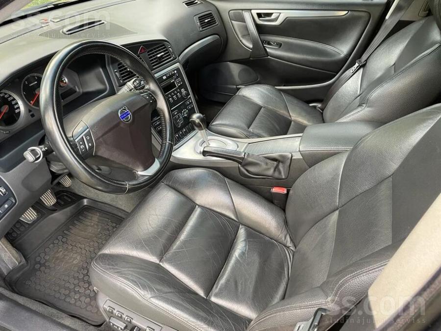 Grey Volvo V70 2007 in Riga, with an engine capacity of 2.40 L and mileage of 388 thousand km for 3400 €, photo 8 on AUTOMOTO.COM.LV