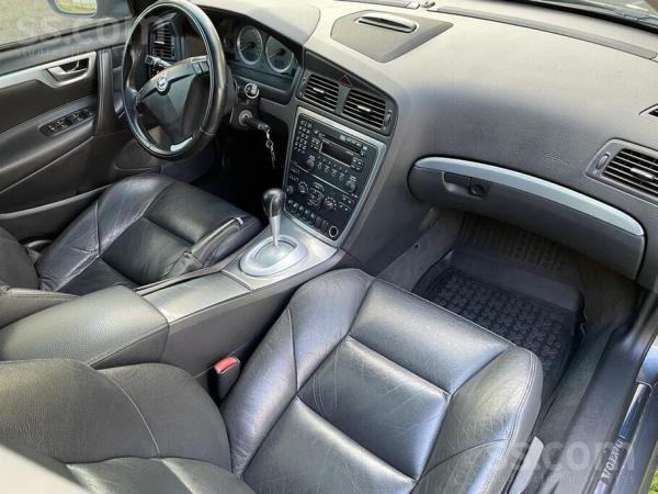 Pelēks Volvo V70 2007 Rīga, ar dzinēja tilpumu 2.40 L un nobraukumu 388 tūkst. km par 3400 €, foto 10 vietnē AUTOMOTO.COM.LV