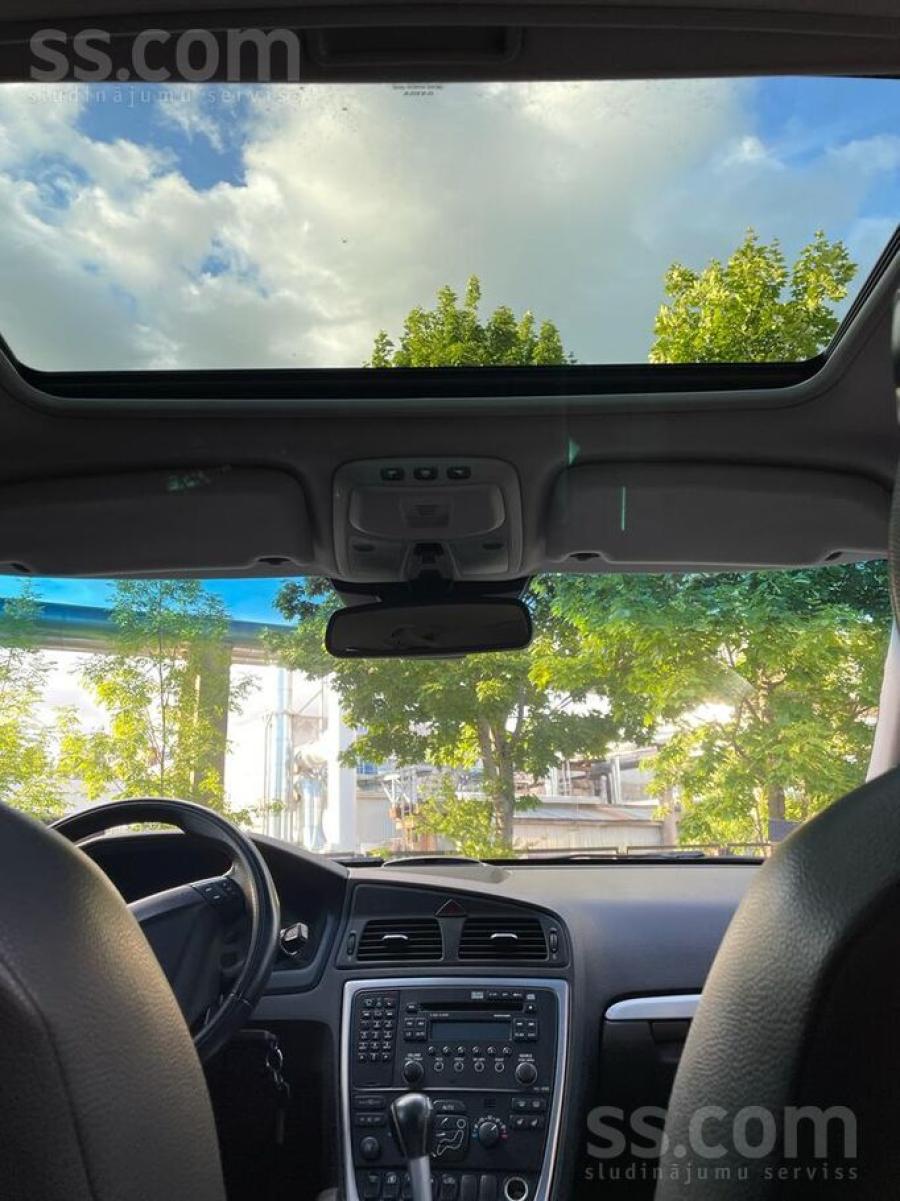 Grey Volvo V70 2007 in Riga, with an engine capacity of 2.40 L and mileage of 388 thousand km for 3400 €, photo 12 on AUTOMOTO.COM.LV