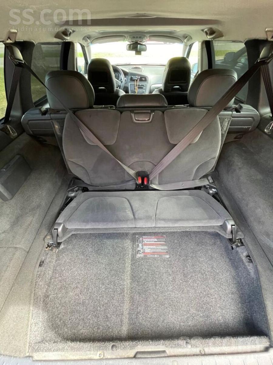Grey Volvo V70 2007 in Riga, with an engine capacity of 2.40 L and mileage of 388 thousand km for 3400 €, photo 15 on AUTOMOTO.COM.LV