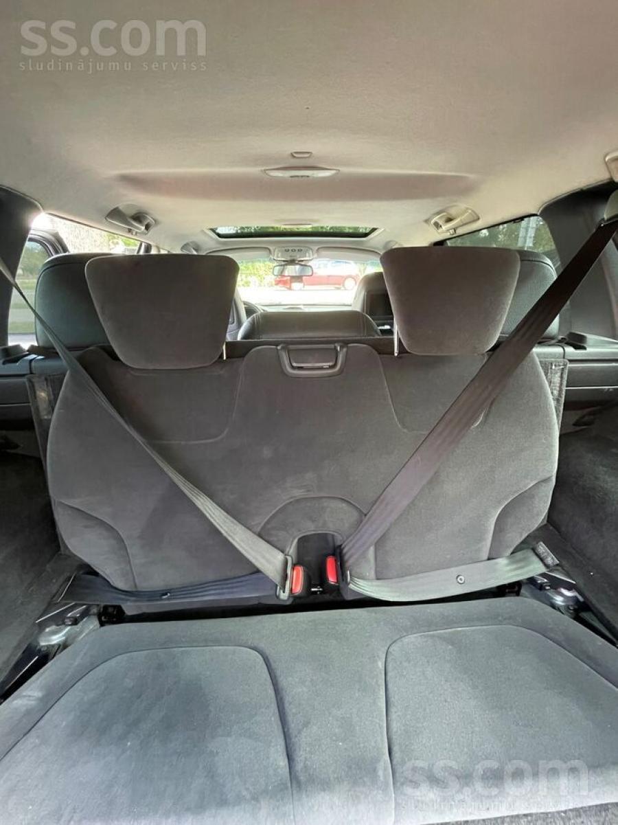 Grey Volvo V70 2007 in Riga, with an engine capacity of 2.40 L and mileage of 388 thousand km for 3400 €, photo 16 on AUTOMOTO.COM.LV