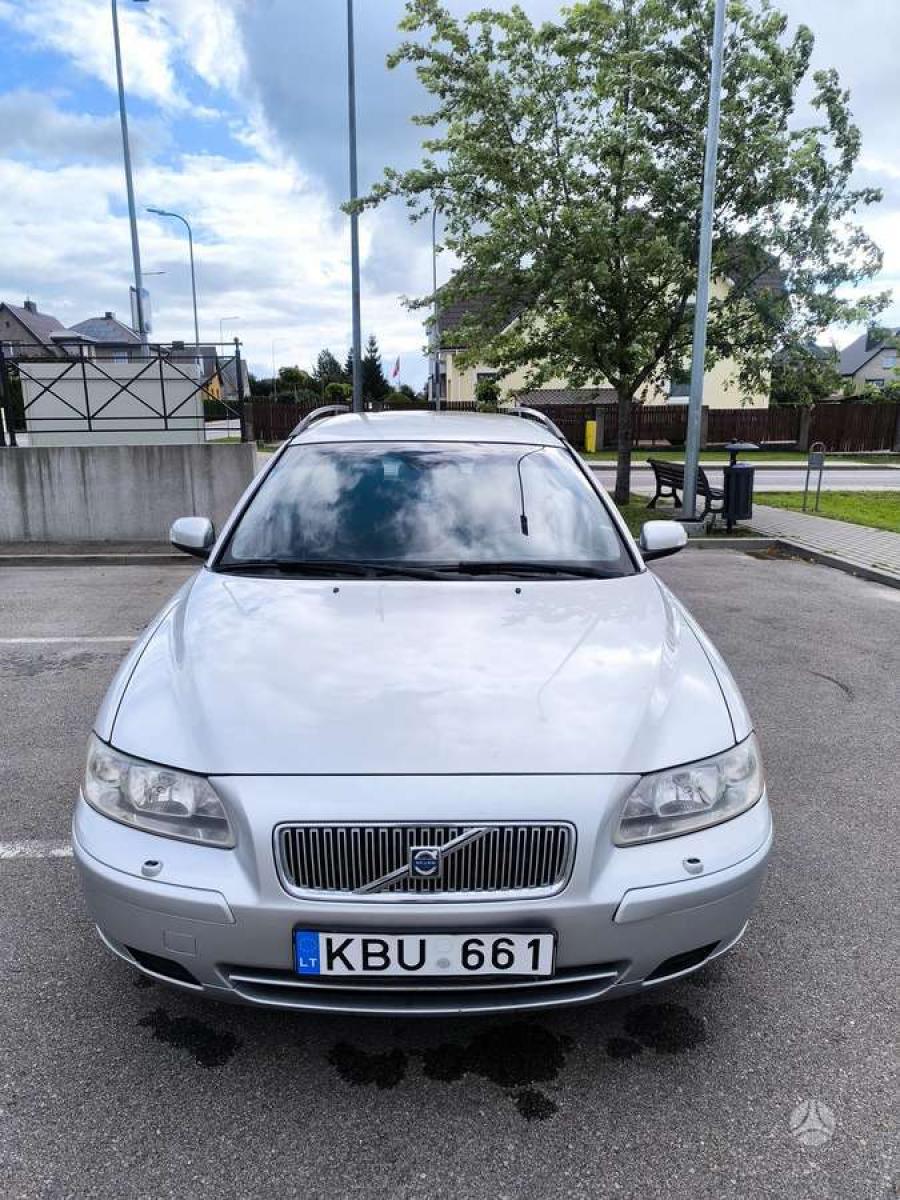 Pelēks Volvo V70 2007 Telšiai, ar dzinēja tilpumu 2.40 L un nobraukumu 240 tūkst. km par 1700 €, foto 3 vietnē AUTOMOTO.COM.LV