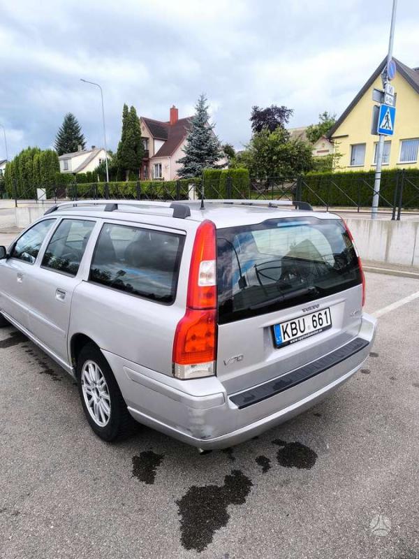 Pelēks Volvo V70 2007 Telšiai, ar dzinēja tilpumu 2.40 L un nobraukumu 240 tūkst. km par 1700 €, foto 9 vietnē AUTOMOTO.COM.LV