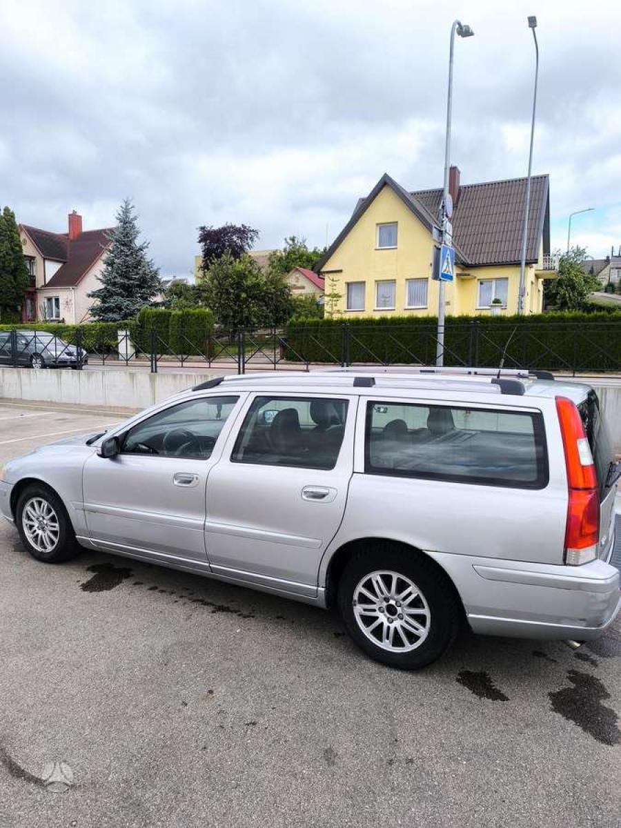 Pelēks Volvo V70 2007 Telšiai, ar dzinēja tilpumu 2.40 L un nobraukumu 240 tūkst. km par 1700 €, foto 10 vietnē AUTOMOTO.COM.LV