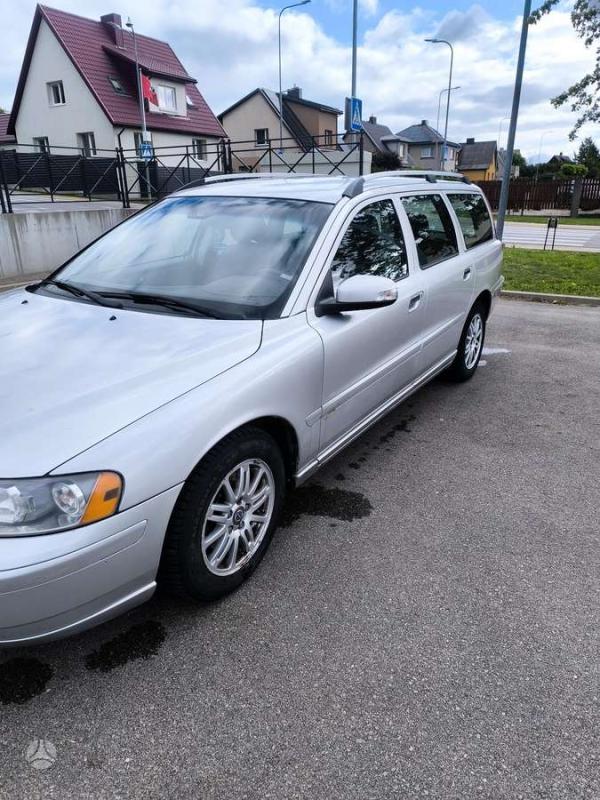 Pelēks Volvo V70 2007 Telšiai, ar dzinēja tilpumu 2.40 L un nobraukumu 240 tūkst. km par 1700 €, foto 11 vietnē AUTOMOTO.COM.LV