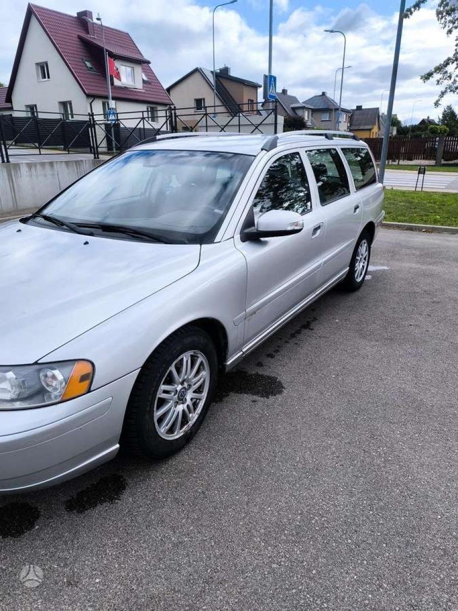 Pelēks Volvo V70 2007 Telšiai, ar dzinēja tilpumu 2.40 L un nobraukumu 240 tūkst. km par 1700 €, foto 11 vietnē AUTOMOTO.COM.LV