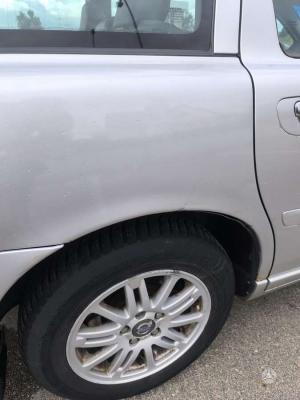Pelēks Volvo V70 2007 Telšiai, ar dzinēja tilpumu 2.40 L un nobraukumu 240 tūkst. km par 1700 €, foto 16 vietnē AUTOMOTO.COM.LV