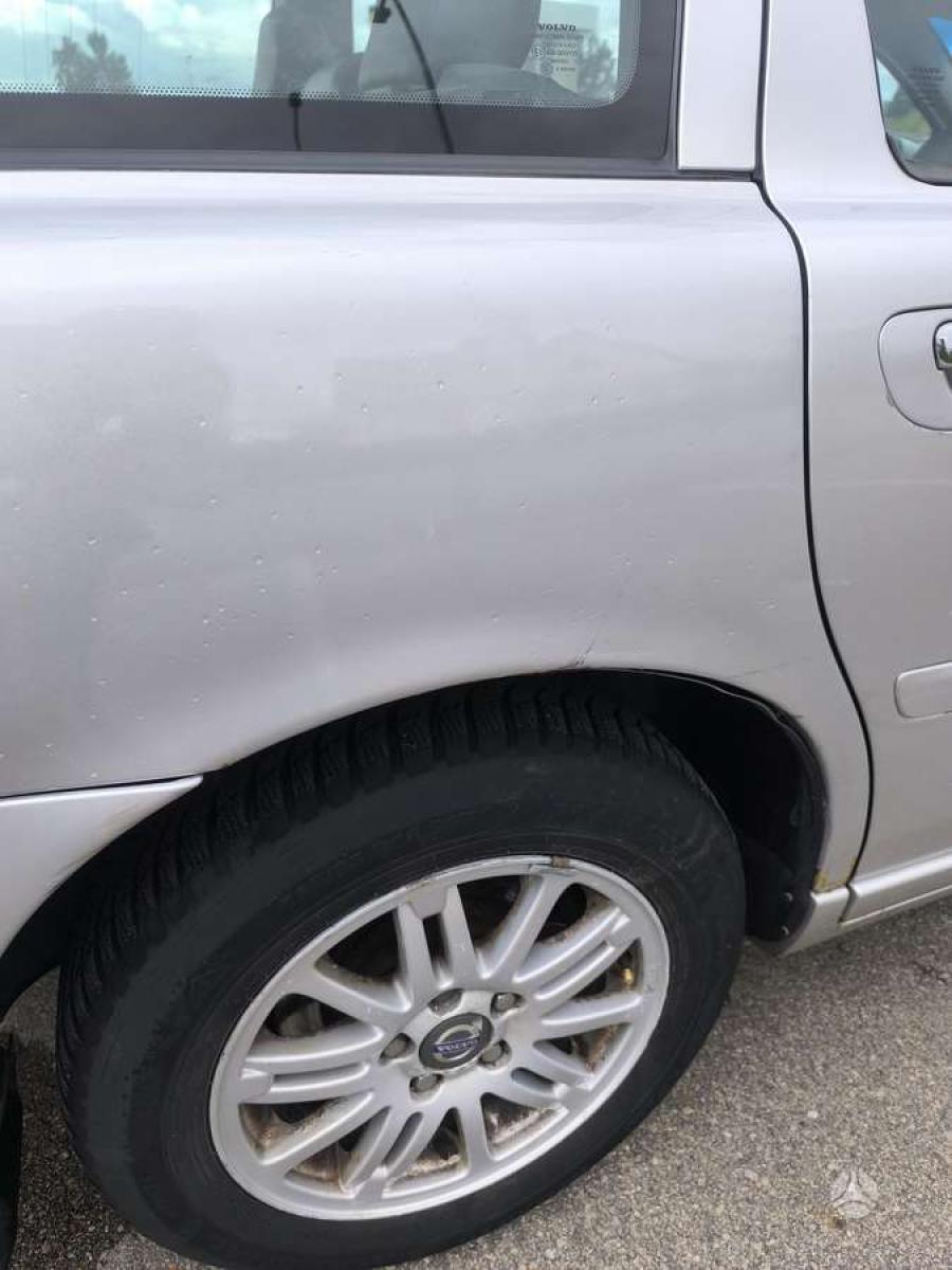 Pelēks Volvo V70 2007 Telšiai, ar dzinēja tilpumu 2.40 L un nobraukumu 240 tūkst. km par 1700 €, foto 16 vietnē AUTOMOTO.COM.LV