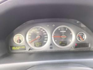 Pelēks Volvo V70 2007 Telšiai, ar dzinēja tilpumu 2.40 L un nobraukumu 240 tūkst. km par 1700 €, foto 19 vietnē AUTOMOTO.COM.LV
