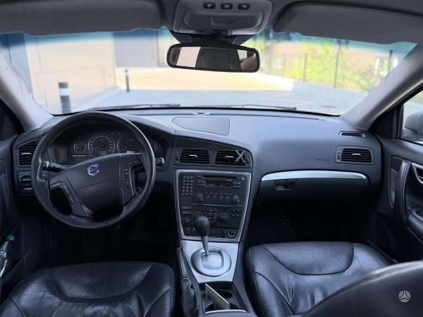 Grey Volvo V70 2007 in Vilnius, with an engine capacity of 2.40 L and mileage of 365 thousand km for 1350 €, photo 7 on AUTOMOTO.COM.LV