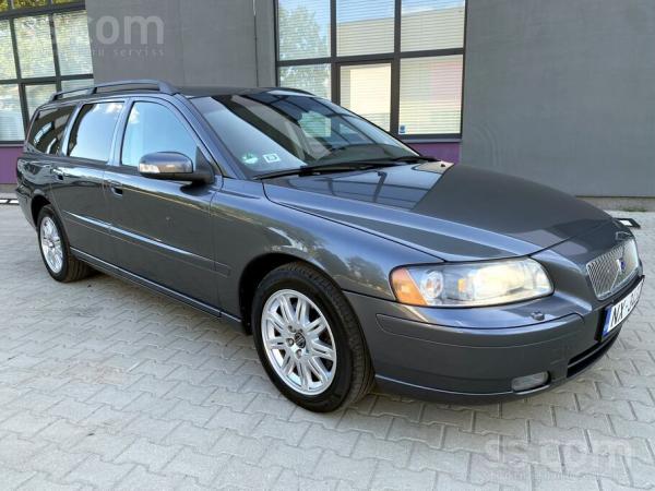 Вольво В70 2007 в Рига на AUTOMOTO.COM.LV Серый Вольво В70 2007 в Рига, объемом двигателя 2.40 л и пробегом 308 тыс. км за 3200 €, фото 4 на AUTOMOTO.COM.LV