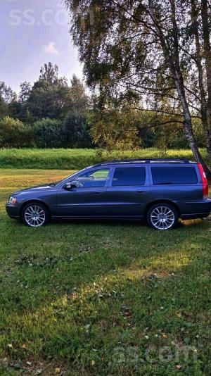 Grey Volvo V70 2007 in Riga, with an engine capacity of 2.40 L and mileage of 390 thousand km for 2000 €, photo 5 on AUTOMOTO.COM.LV